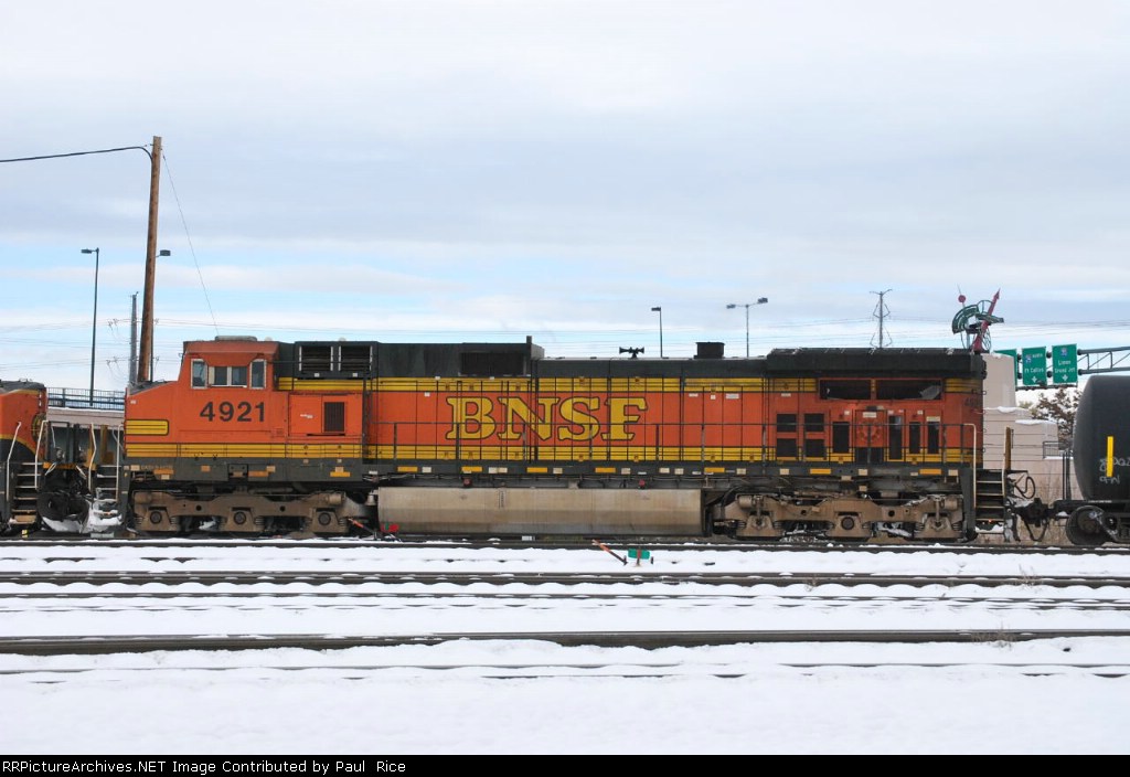 BNSF 4921